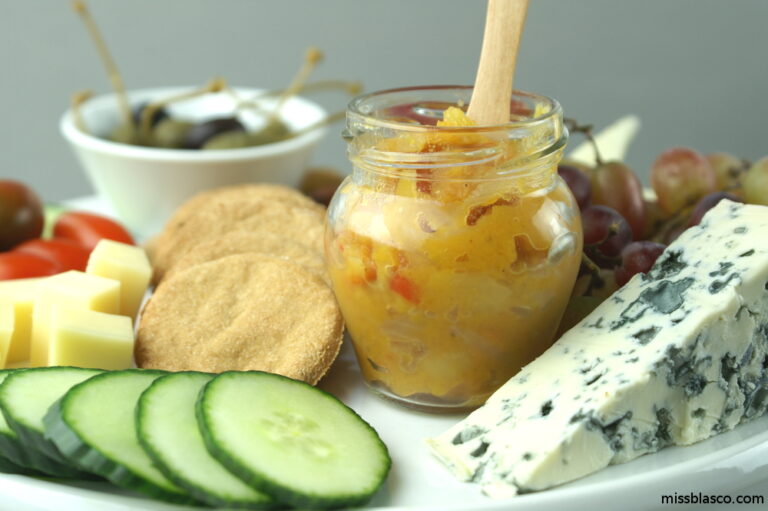 How to make an easy cheese board