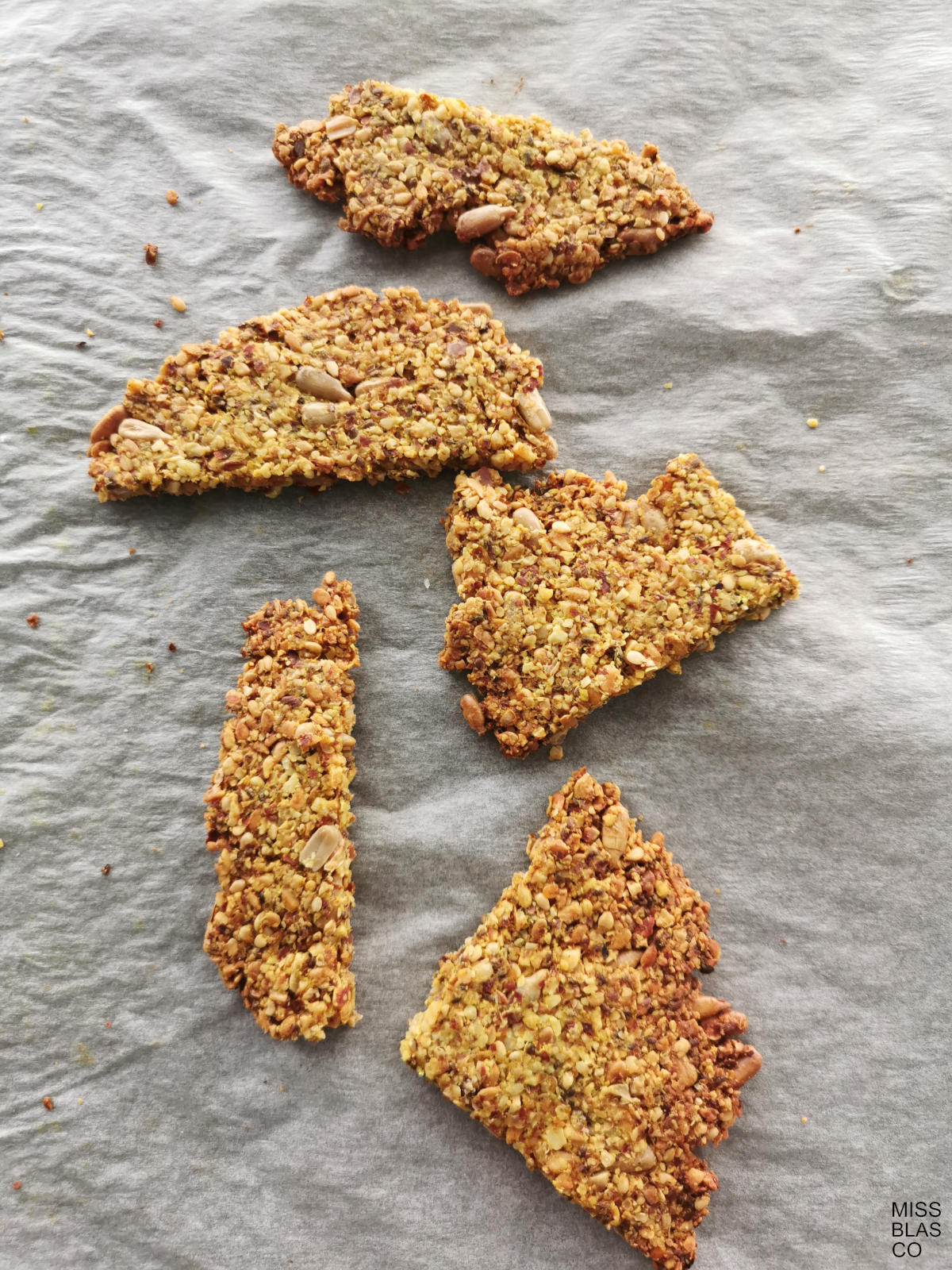 CRACKERS DE SEMILLAS CON PSYLLIUM - RECETA - MISS BLASCO